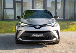 Grey Toyota C-HR 2020 in Vilnius, with an engine capacity of 1.99 L and mileage of 128 thousand km for 19900 €, photo 5 on AUTOMOTO.COM.LV