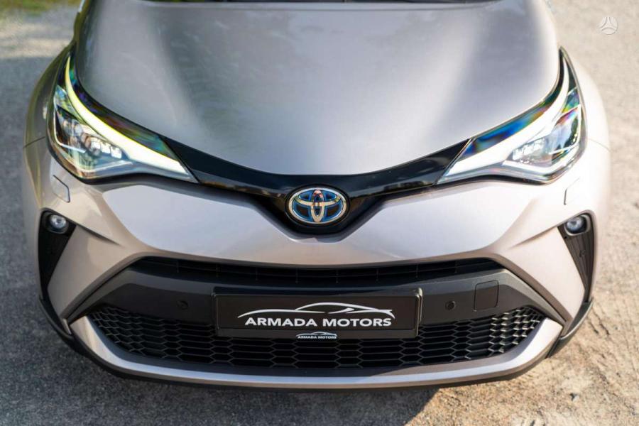 Grey Toyota C-HR 2020 in Vilnius, with an engine capacity of 1.99 L and mileage of 128 thousand km for 19900 €, photo 6 on AUTOMOTO.COM.LV