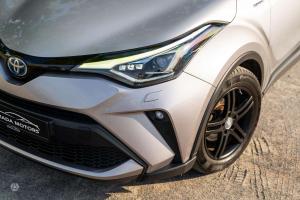 Grey Toyota C-HR 2020 in Vilnius, with an engine capacity of 1.99 L and mileage of 128 thousand km for 19900 €, photo 8 on AUTOMOTO.COM.LV