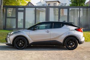 Grey Toyota C-HR 2020 in Vilnius, with an engine capacity of 1.99 L and mileage of 128 thousand km for 19900 €, photo 9 on AUTOMOTO.COM.LV