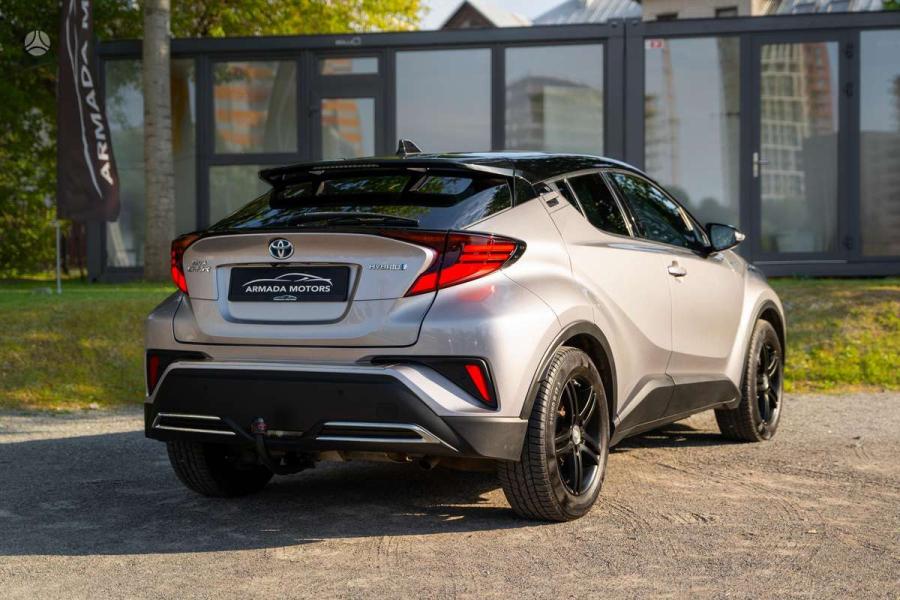 Grey Toyota C-HR 2020 in Vilnius, with an engine capacity of 1.99 L and mileage of 128 thousand km for 19900 €, photo 19 on AUTOMOTO.COM.LV
