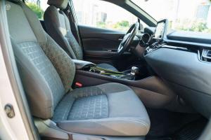 Grey Toyota C-HR 2020 in Vilnius, with an engine capacity of 1.99 L and mileage of 128 thousand km for 19900 €, photo 24 on AUTOMOTO.COM.LV