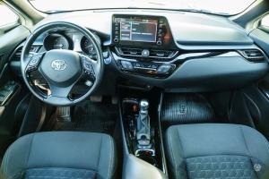 Grey Toyota C-HR 2020 in Vilnius, with an engine capacity of 1.99 L and mileage of 128 thousand km for 19900 €, photo 26 on AUTOMOTO.COM.LV
