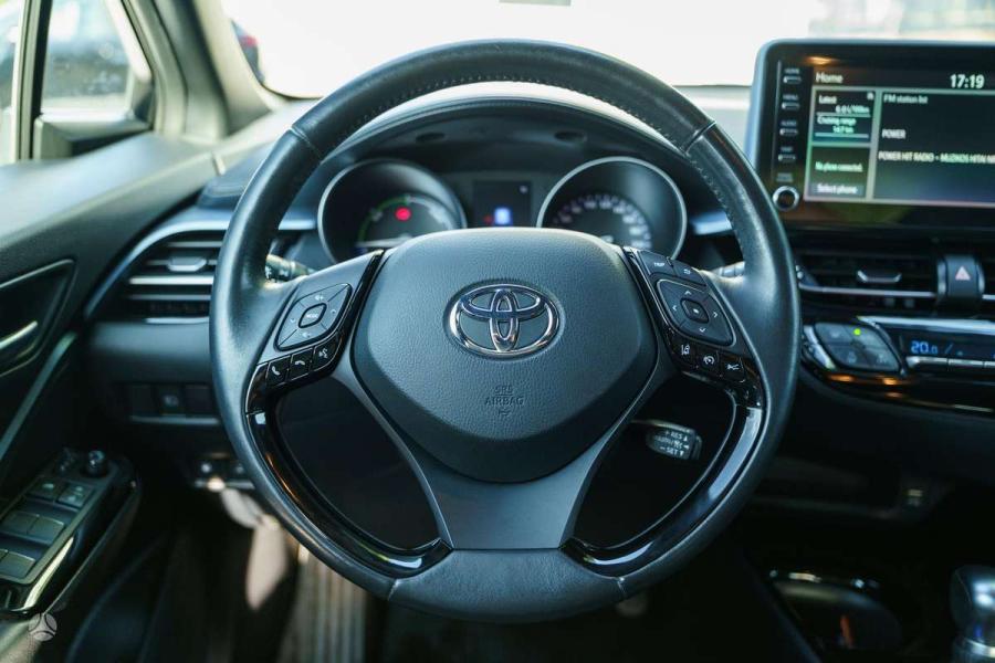 Grey Toyota C-HR 2020 in Vilnius, with an engine capacity of 1.99 L and mileage of 128 thousand km for 19900 €, photo 27 on AUTOMOTO.COM.LV