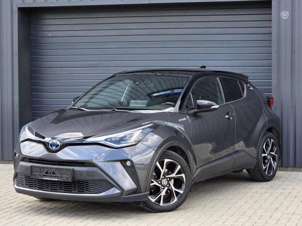 Grey Toyota C-HR 2020 in Kaunas, with an engine capacity of 1.80 L and mileage of 205 thousand km for 17950 €, photo 3 on AUTOMOTO.COM.LV