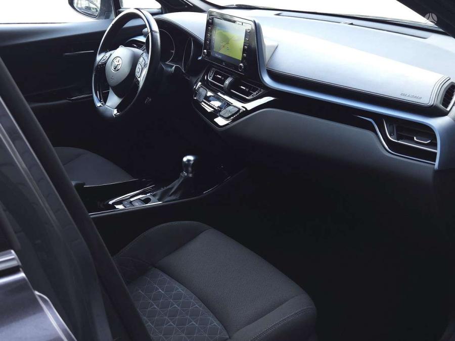 Pelēks Toyota C-HR 2020 Kauņa, ar dzinēja tilpumu 1.80 L un nobraukumu 205 tūkst. km par 17950 €, foto 16 vietnē AUTOMOTO.COM.LV