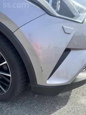 Grey Toyota C-HR 2020 in Riga, with an engine capacity of 1.80 L and mileage of 123 thousand km for 17300 €, photo 11 on AUTOMOTO.COM.LV