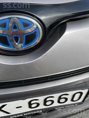 Grey Toyota C-HR 2020 in Riga, with an engine capacity of 1.80 L and mileage of 123 thousand km for 17300 €, photo 12 on AUTOMOTO.COM.LV