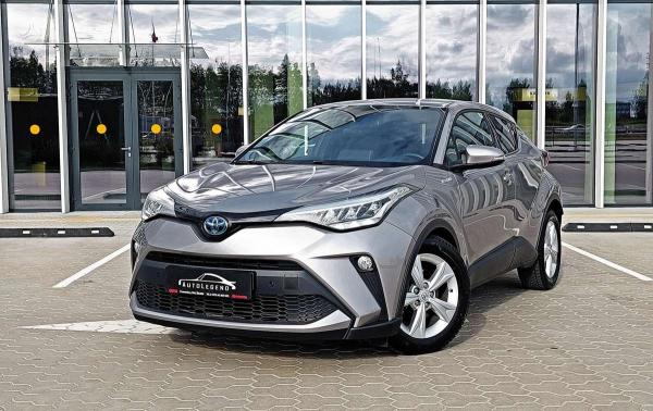 Grey Toyota C-HR 2020 in Vilnius, with an engine capacity of 1.80 L and mileage of 55 thousand km for 20990 €, photo 1 on AUTOMOTO.COM.LV
