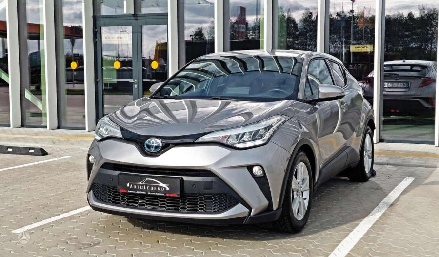 Серый Тойота C-HR 2020 в Вильнюс, объемом двигателя 1.80 л и пробегом 55 тыс. км за 20990 €, фото 4 на AUTOMOTO.COM.LV