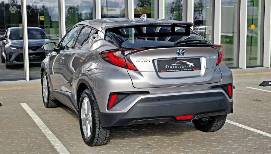 Серый Тойота C-HR 2020 в Вильнюс, объемом двигателя 1.80 л и пробегом 55 тыс. км за 20990 €, фото 5 на AUTOMOTO.COM.LV