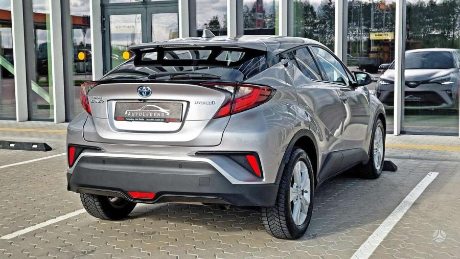 Серый Тойота C-HR 2020 в Вильнюс, объемом двигателя 1.80 л и пробегом 55 тыс. км за 20990 €, фото 6 на AUTOMOTO.COM.LV