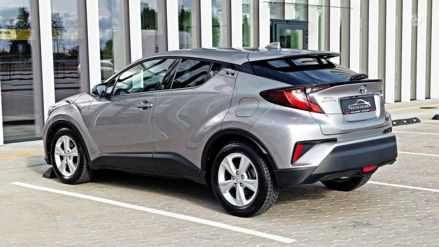 Серый Тойота C-HR 2020 в Вильнюс, объемом двигателя 1.80 л и пробегом 55 тыс. км за 20990 €, фото 13 на AUTOMOTO.COM.LV