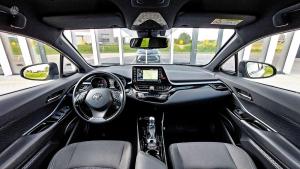 Серый Тойота C-HR 2020 в Вильнюс, объемом двигателя 1.80 л и пробегом 55 тыс. км за 20990 €, фото 15 на AUTOMOTO.COM.LV