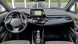 Серый Тойота C-HR 2020 в Вильнюс, объемом двигателя 1.80 л и пробегом 55 тыс. км за 20990 €, фото 25 на AUTOMOTO.COM.LV