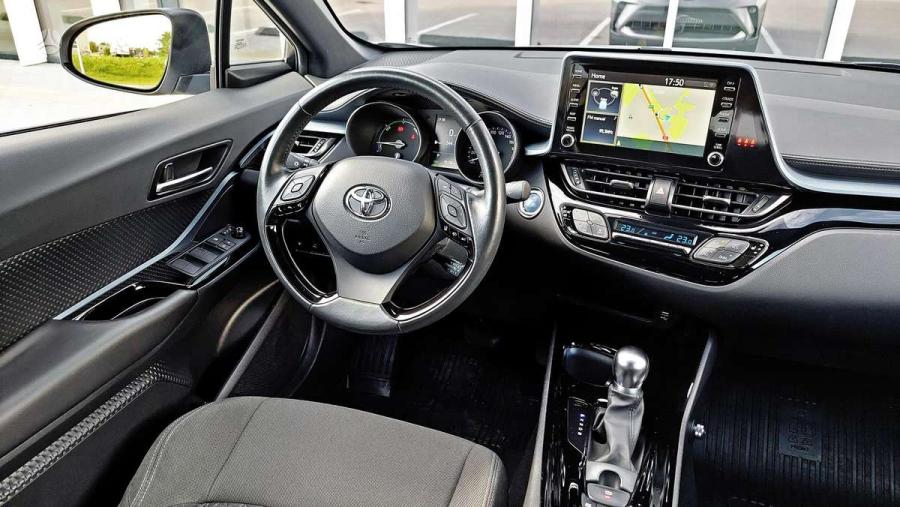 Серый Тойота C-HR 2020 в Вильнюс, объемом двигателя 1.80 л и пробегом 55 тыс. км за 20990 €, фото 29 на AUTOMOTO.COM.LV