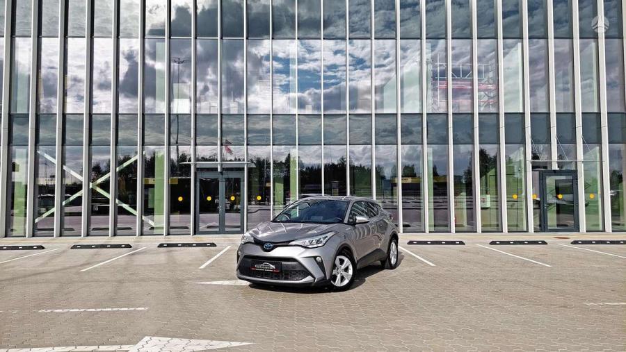 Серый Тойота C-HR 2020 в Вильнюс, объемом двигателя 1.80 л и пробегом 55 тыс. км за 20990 €, фото 47 на AUTOMOTO.COM.LV