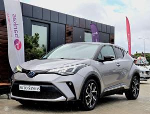 Grey Toyota C-HR 2020 in Taurage, with an engine capacity of 1.99 L and mileage of 218 thousand km for 16700 €, photo 3 on AUTOMOTO.COM.LV