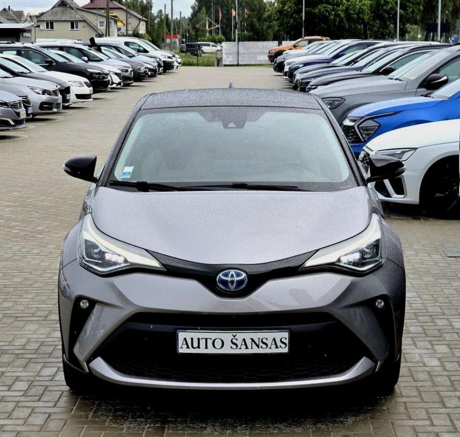 Grey Toyota C-HR 2020 in Taurage, with an engine capacity of 1.99 L and mileage of 218 thousand km for 16700 €, photo 5 on AUTOMOTO.COM.LV