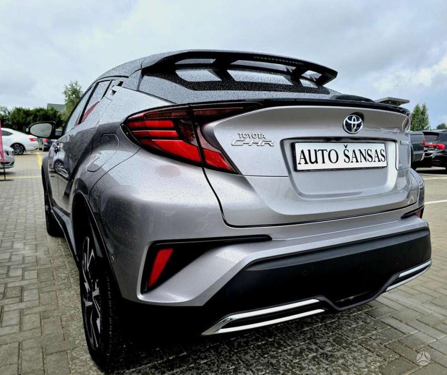 Grey Toyota C-HR 2020 in Taurage, with an engine capacity of 1.99 L and mileage of 218 thousand km for 16700 €, photo 14 on AUTOMOTO.COM.LV