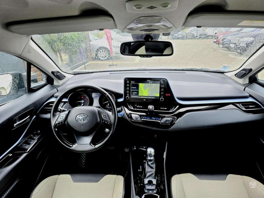 Grey Toyota C-HR 2020 in Taurage, with an engine capacity of 1.99 L and mileage of 218 thousand km for 16700 €, photo 15 on AUTOMOTO.COM.LV