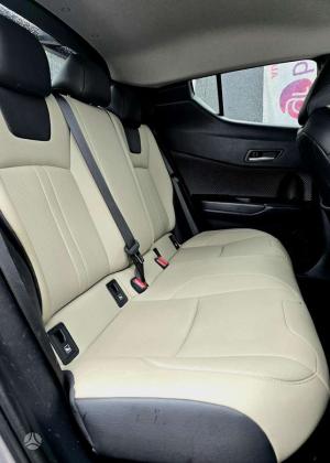 Grey Toyota C-HR 2020 in Taurage, with an engine capacity of 1.99 L and mileage of 218 thousand km for 16700 €, photo 28 on AUTOMOTO.COM.LV
