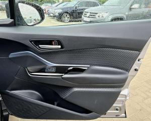 Grey Toyota C-HR 2020 in Taurage, with an engine capacity of 1.99 L and mileage of 218 thousand km for 16700 €, photo 32 on AUTOMOTO.COM.LV