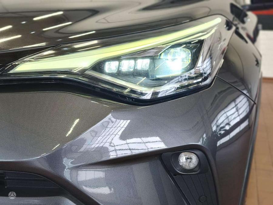 Серый Тойота C-HR 2020 в Каунас, объемом двигателя 1.99 л и пробегом 89 тыс. км за 21450 €, фото 7 на AUTOMOTO.COM.LV