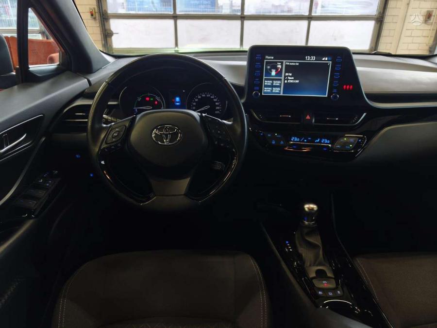 Серый Тойота C-HR 2020 в Каунас, объемом двигателя 1.99 л и пробегом 89 тыс. км за 21450 €, фото 8 на AUTOMOTO.COM.LV