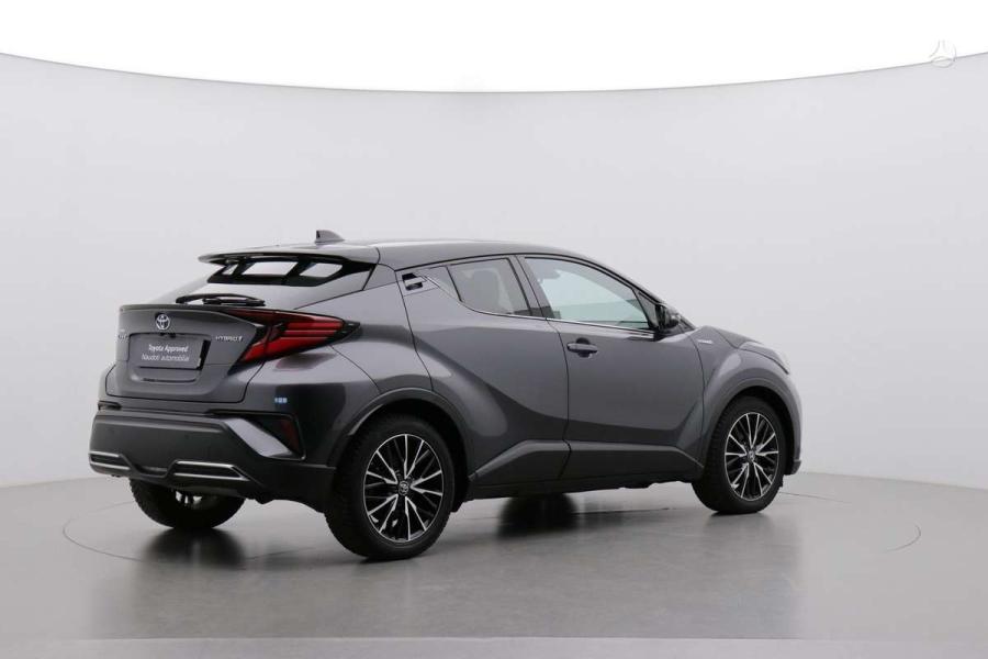 Grey Toyota C-HR 2020 in Vilnius, with an engine capacity of 1.99 L and mileage of 84 thousand km for 23900 €, photo 4 on AUTOMOTO.COM.LV