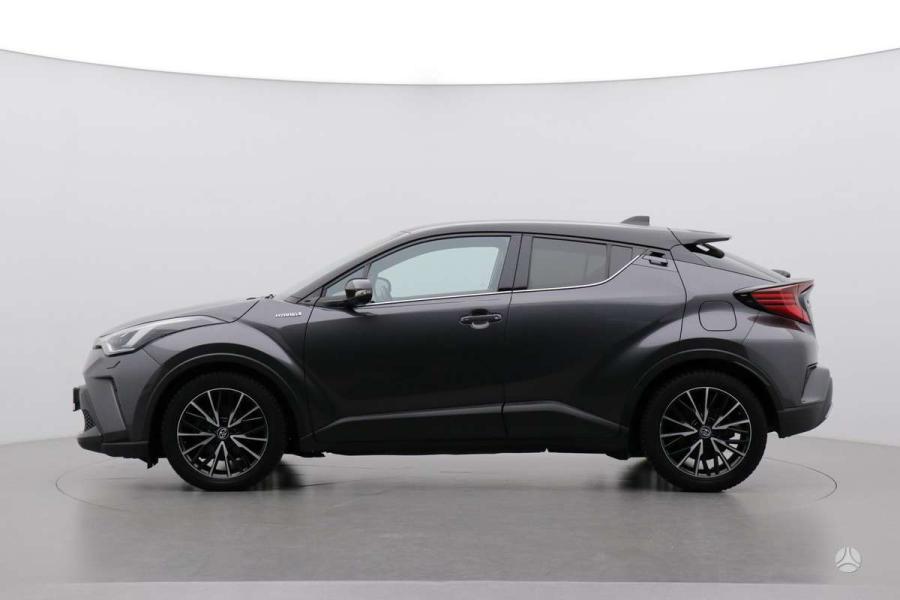 Grey Toyota C-HR 2020 in Vilnius, with an engine capacity of 1.99 L and mileage of 84 thousand km for 23900 €, photo 5 on AUTOMOTO.COM.LV
