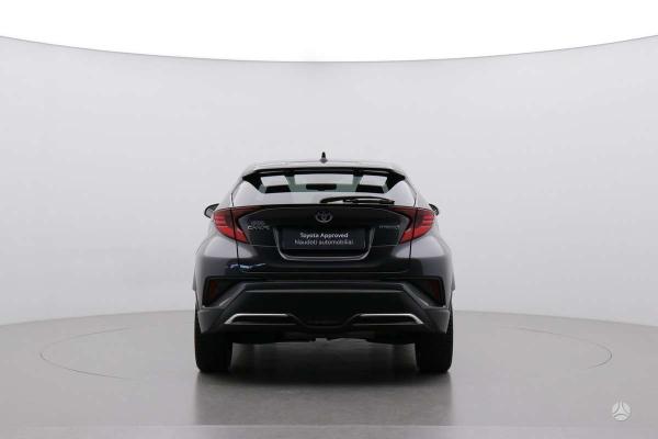 Серый Тойота C-HR 2020 в Вильнюс, объемом двигателя 1.99 л и пробегом 84 тыс. км за 23900 €, фото 6 на AUTOMOTO.COM.LV
