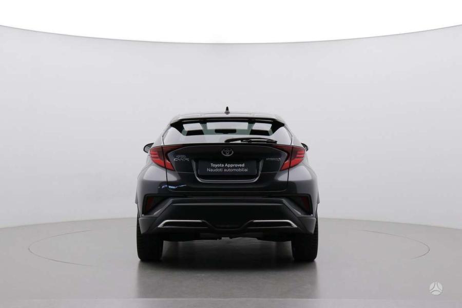 Grey Toyota C-HR 2020 in Vilnius, with an engine capacity of 1.99 L and mileage of 84 thousand km for 23900 €, photo 6 on AUTOMOTO.COM.LV