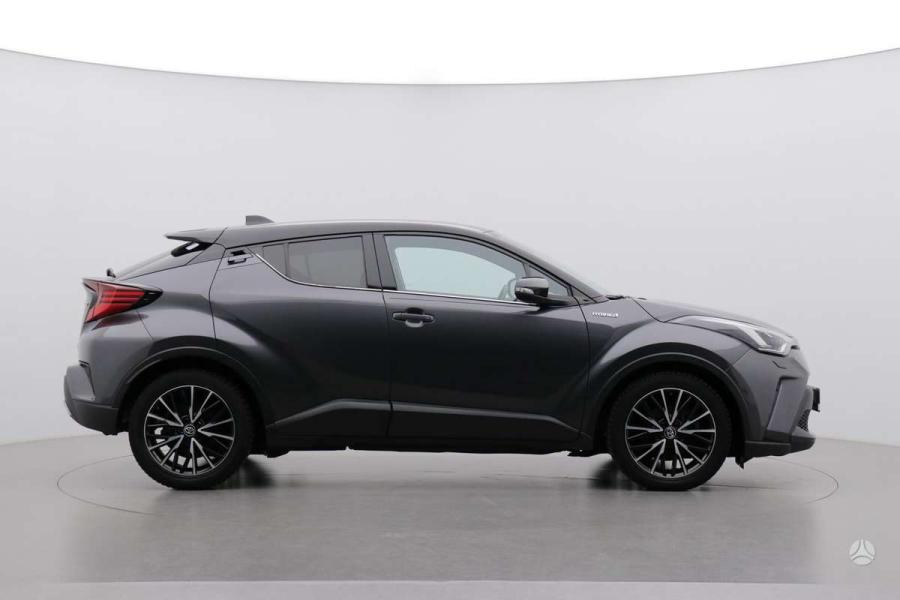 Grey Toyota C-HR 2020 in Vilnius, with an engine capacity of 1.99 L and mileage of 84 thousand km for 23900 €, photo 18 on AUTOMOTO.COM.LV