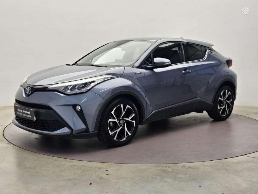 Grey Toyota C-HR 2020 in Panevezys, with an engine capacity of 1.80 L and mileage of 131 thousand km for 20990 €, photo 1 on AUTOMOTO.COM.LV