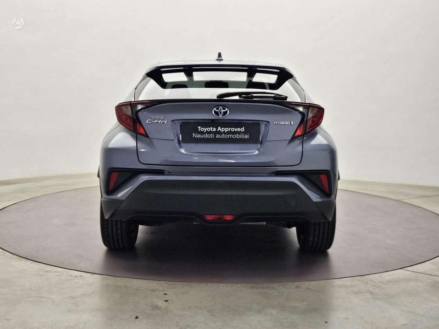 Grey Toyota C-HR 2020 in Panevezys, with an engine capacity of 1.80 L and mileage of 131 thousand km for 20990 €, photo 8 on AUTOMOTO.COM.LV