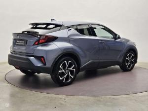 Grey Toyota C-HR 2020 in Panevezys, with an engine capacity of 1.80 L and mileage of 131 thousand km for 20990 €, photo 9 on AUTOMOTO.COM.LV