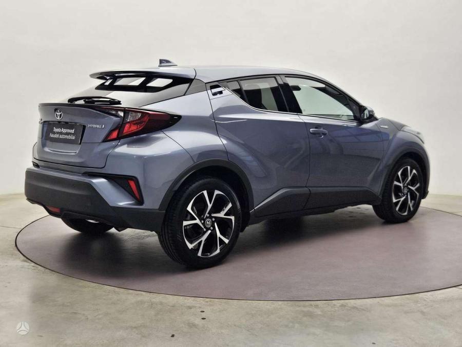 Grey Toyota C-HR 2020 in Panevezys, with an engine capacity of 1.80 L and mileage of 131 thousand km for 20990 €, photo 9 on AUTOMOTO.COM.LV