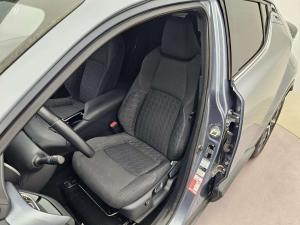 Grey Toyota C-HR 2020 in Panevezys, with an engine capacity of 1.80 L and mileage of 131 thousand km for 20990 €, photo 13 on AUTOMOTO.COM.LV