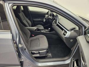 Grey Toyota C-HR 2020 in Panevezys, with an engine capacity of 1.80 L and mileage of 131 thousand km for 20990 €, photo 17 on AUTOMOTO.COM.LV