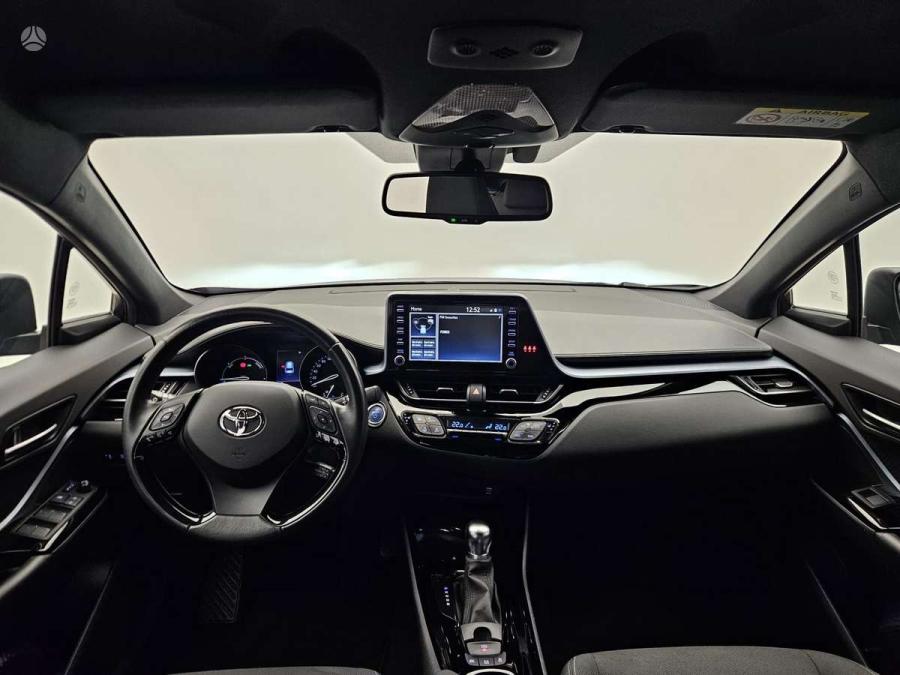 Grey Toyota C-HR 2020 in Panevezys, with an engine capacity of 1.80 L and mileage of 131 thousand km for 20990 €, photo 19 on AUTOMOTO.COM.LV