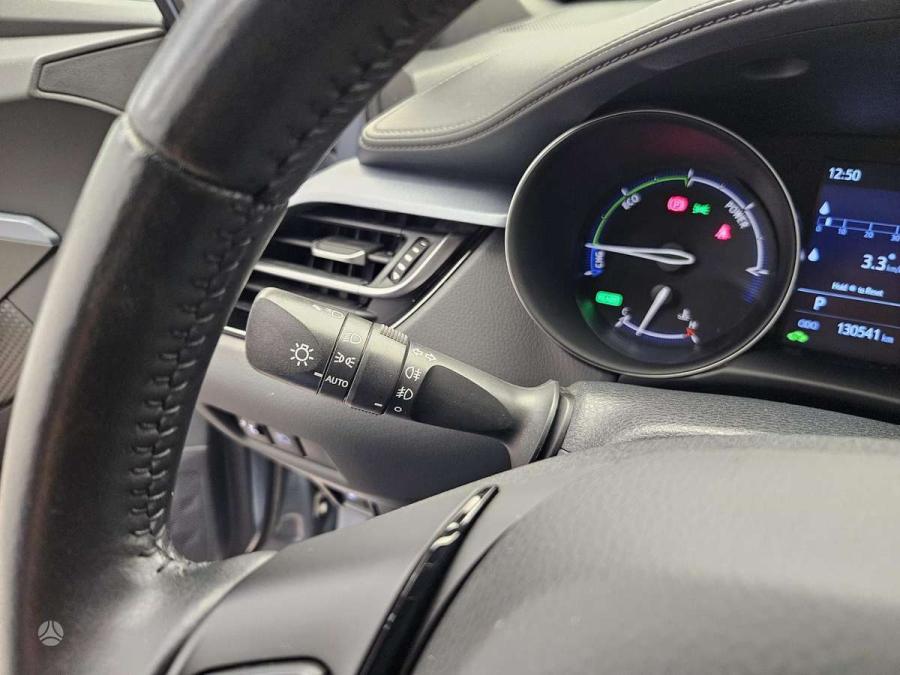Grey Toyota C-HR 2020 in Panevezys, with an engine capacity of 1.80 L and mileage of 131 thousand km for 20990 €, photo 27 on AUTOMOTO.COM.LV