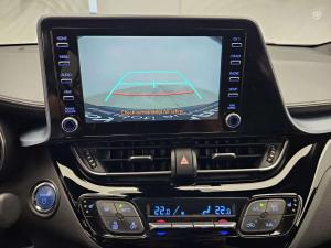 Grey Toyota C-HR 2020 in Panevezys, with an engine capacity of 1.80 L and mileage of 131 thousand km for 20990 €, photo 35 on AUTOMOTO.COM.LV