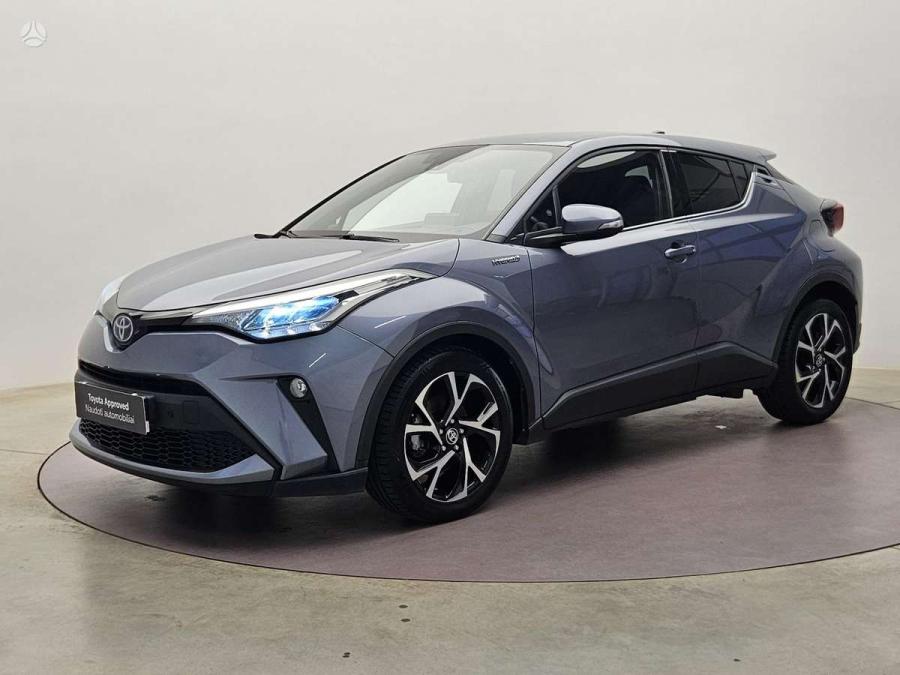 Grey Toyota C-HR 2020 in Panevezys, with an engine capacity of 1.80 L and mileage of 131 thousand km for 20990 €, photo 39 on AUTOMOTO.COM.LV