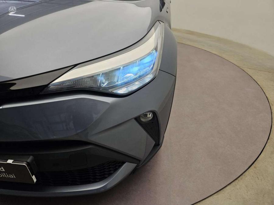Grey Toyota C-HR 2020 in Panevezys, with an engine capacity of 1.80 L and mileage of 131 thousand km for 20990 €, photo 42 on AUTOMOTO.COM.LV