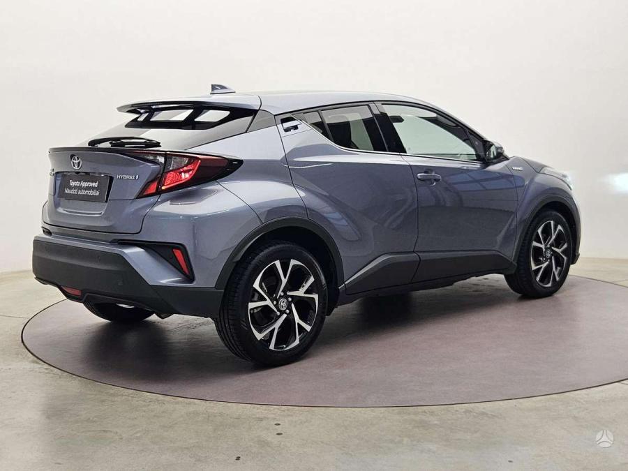 Grey Toyota C-HR 2020 in Panevezys, with an engine capacity of 1.80 L and mileage of 131 thousand km for 20990 €, photo 45 on AUTOMOTO.COM.LV