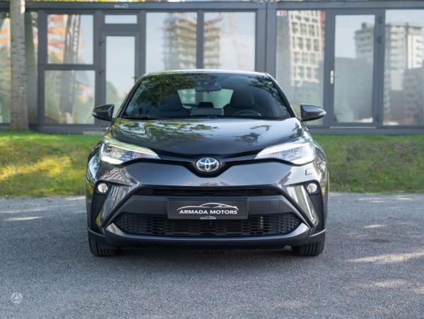 Grey Toyota C-HR 2020 in Vilnius, with an engine capacity of 1.80 L and mileage of 203 thousand km for 16500 €, photo 5 on AUTOMOTO.COM.LV