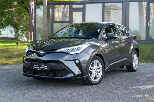 Grey Toyota C-HR 2020 in Vilnius, with an engine capacity of 1.80 L and mileage of 203 thousand km for 16500 €, photo 7 on AUTOMOTO.COM.LV