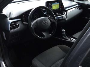 Grey Toyota C-HR 2020 in Kaunas, with an engine capacity of 1.80 L and mileage of 205 thousand km for 17950 €, photo 13 on AUTOMOTO.COM.LV