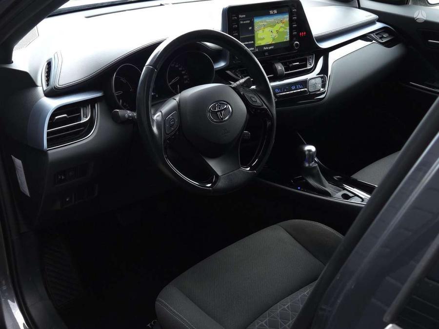 Grey Toyota C-HR 2020 in Kaunas, with an engine capacity of 1.80 L and mileage of 205 thousand km for 17950 €, photo 13 on AUTOMOTO.COM.LV